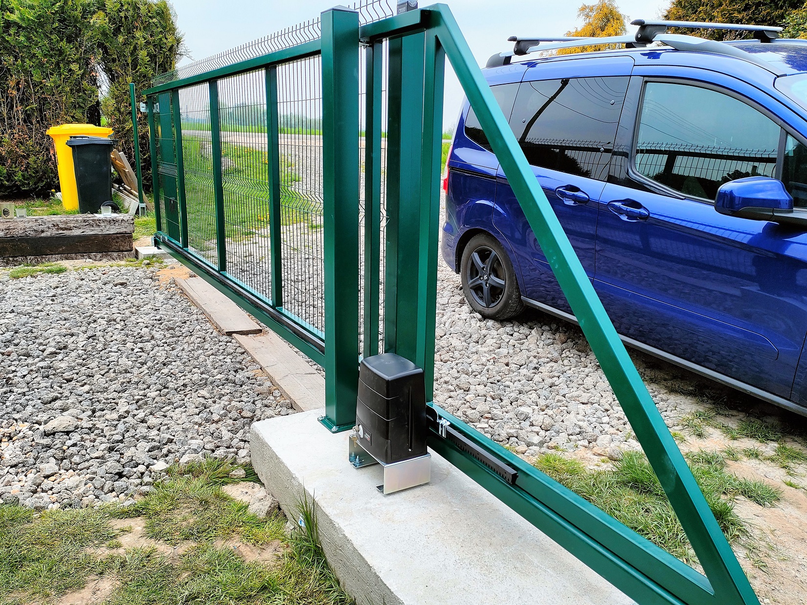 Samonosná posuvná brána s 3D pletivem Vratimov